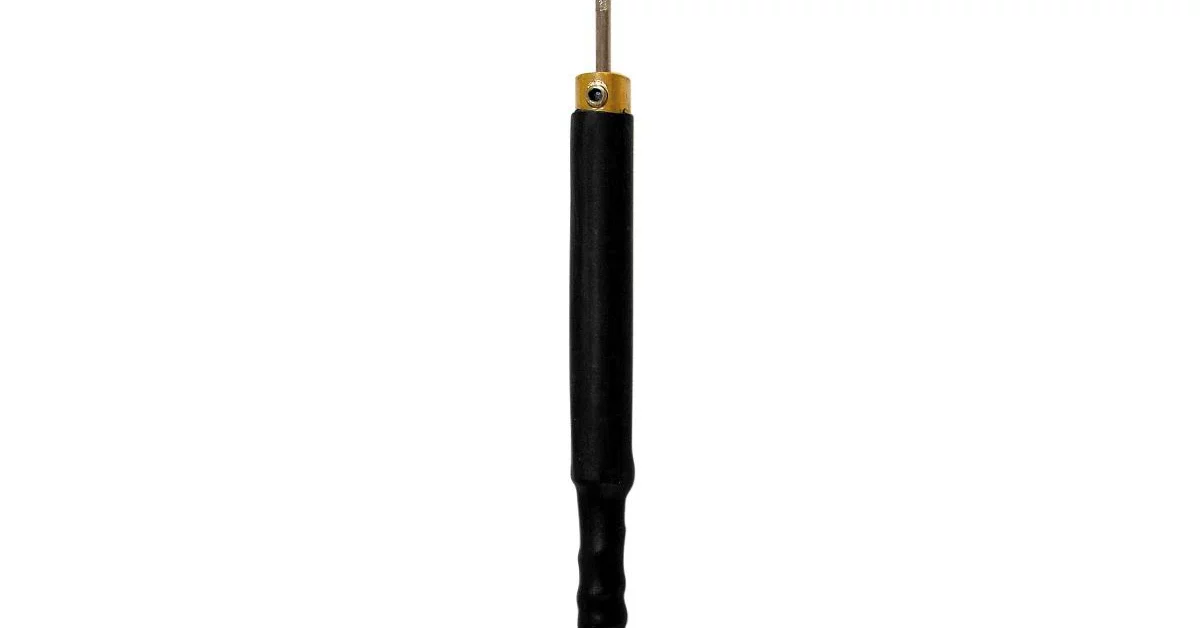 Wilson Antenna: 4' Silver Load Series CB Antenna Whip (305-4FD) - GPS ...